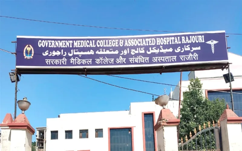 AIIMS doctors examine patients at GMC Rajouri to ascertain cause of illness