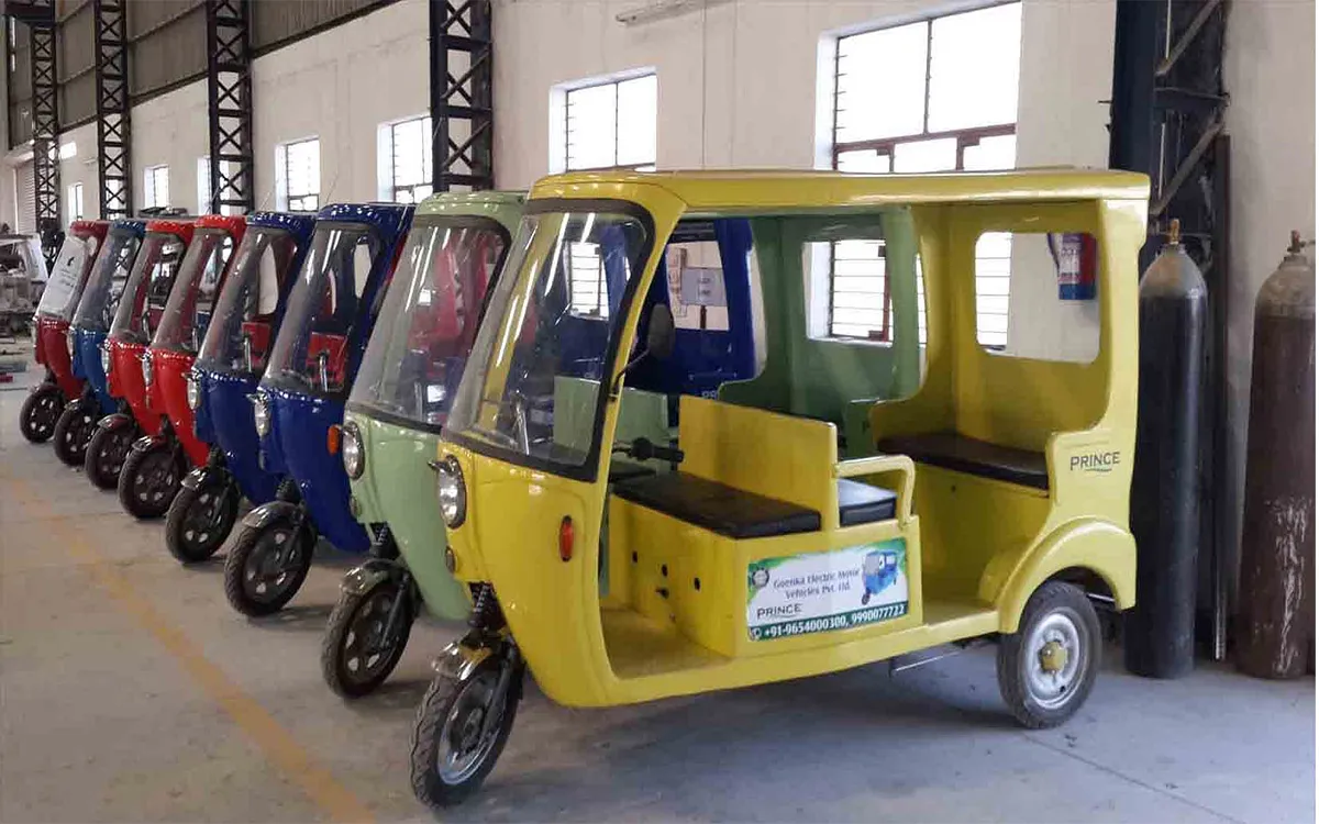 TVS launches bluetooth-enabled e-rickshaw in Srinagar