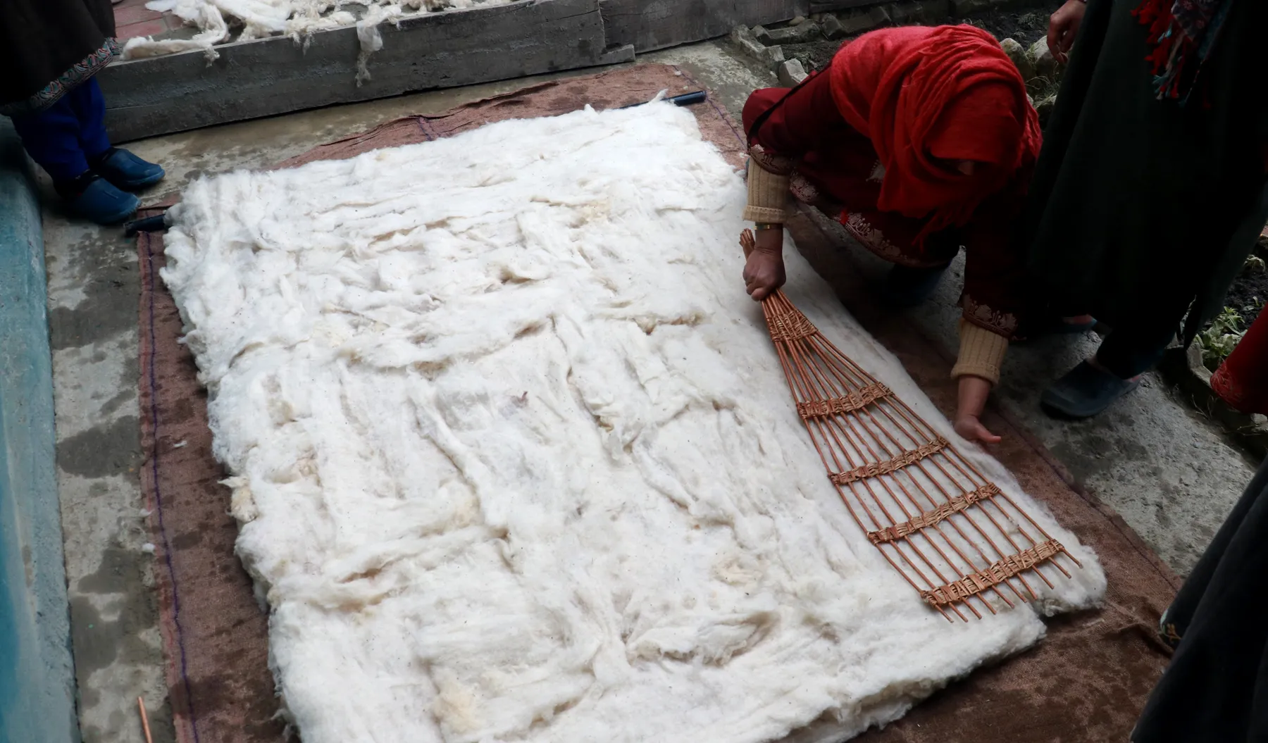 In Frames: Kashmir witnesses revival of Namda craft - Greater Kashmir