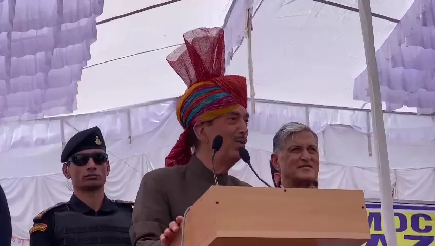 Azad hits back at Omar Abdullah, calls him a ‘tourist’ - Greater Kashmir