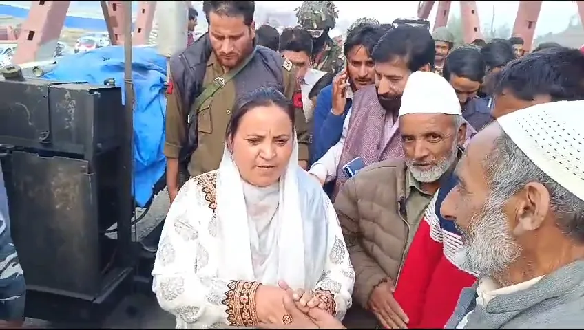 Sakina Itoo gets rousing welcome in Kulgam, vows to resolve peoples ...