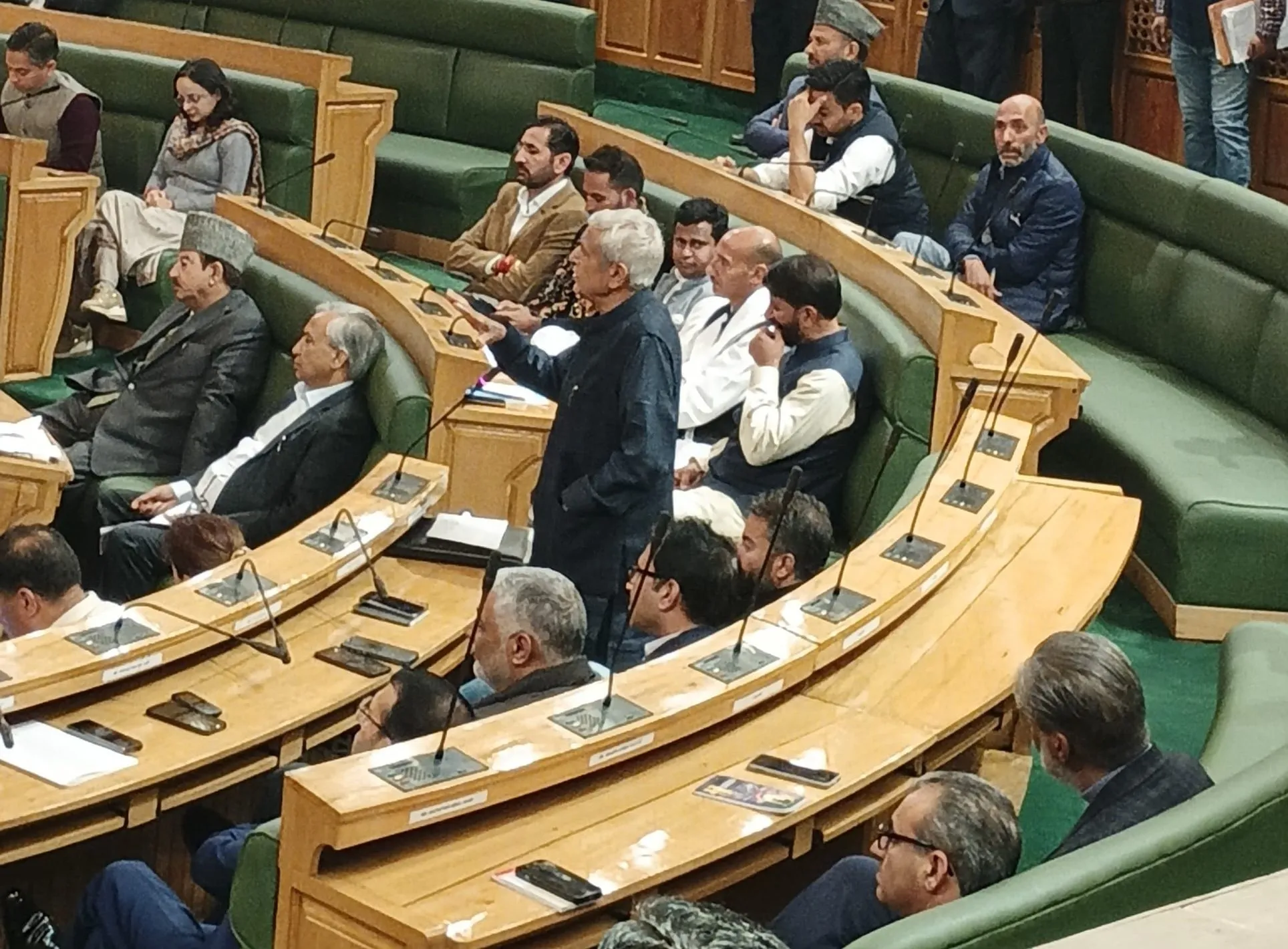 Nizamuddin Bhat remembers Devender Rana in J-K assembly - Greater Kashmir