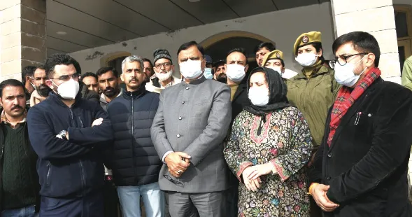Team of ministers visits Rajouri after mysterious deaths