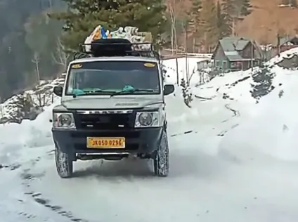 Slippery conditions disrupt traffic on Boniyar road