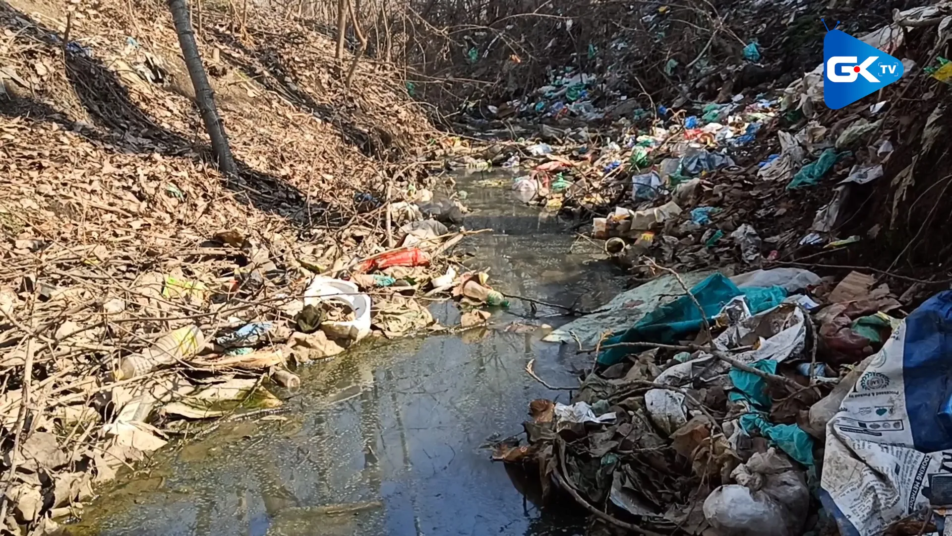 ‘Lathi Kol’ stream in Kakapora Pulwama turns into garbage dump ...