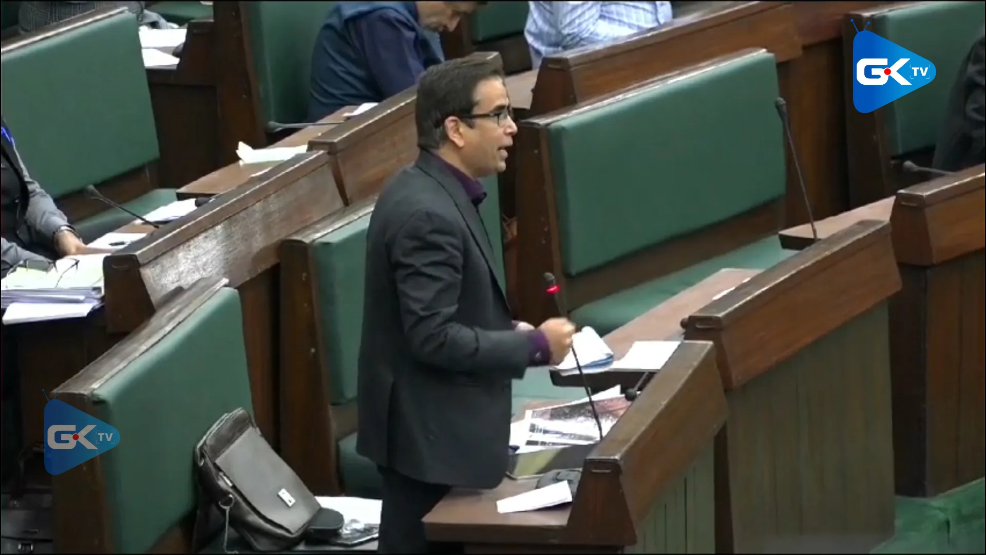 Tanvir Sadiq highlights bias in newspaper ad distribution