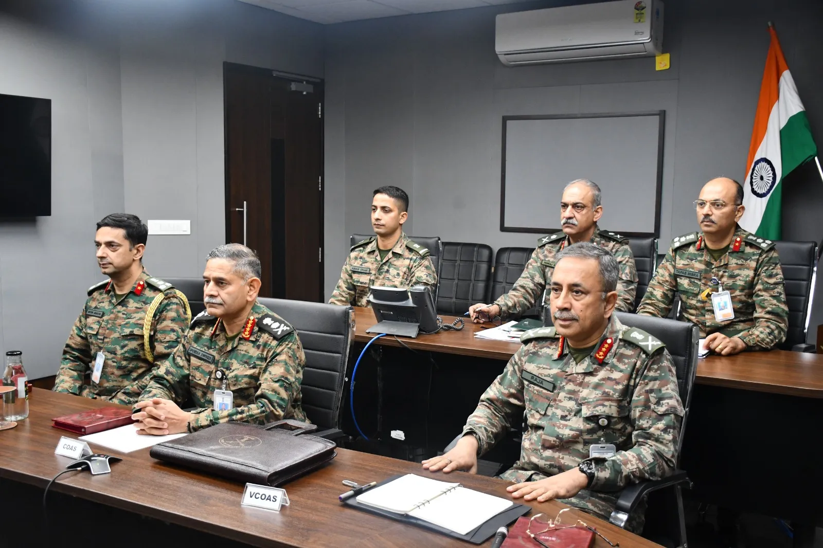Army chief reviews security situation of western borders, grants full authority to commanders ...