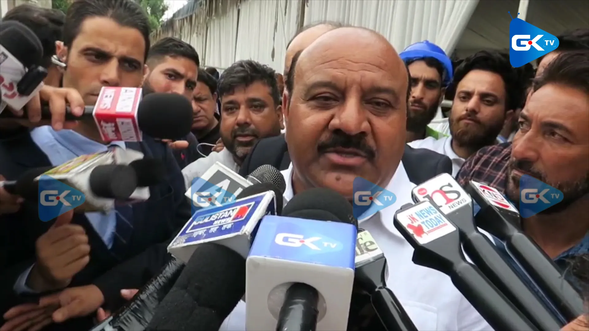 Valen_or alice roger porn after activities concluded, we