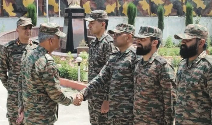 GOC 15 Corps reviews counter terrorism grid in North Kashmir