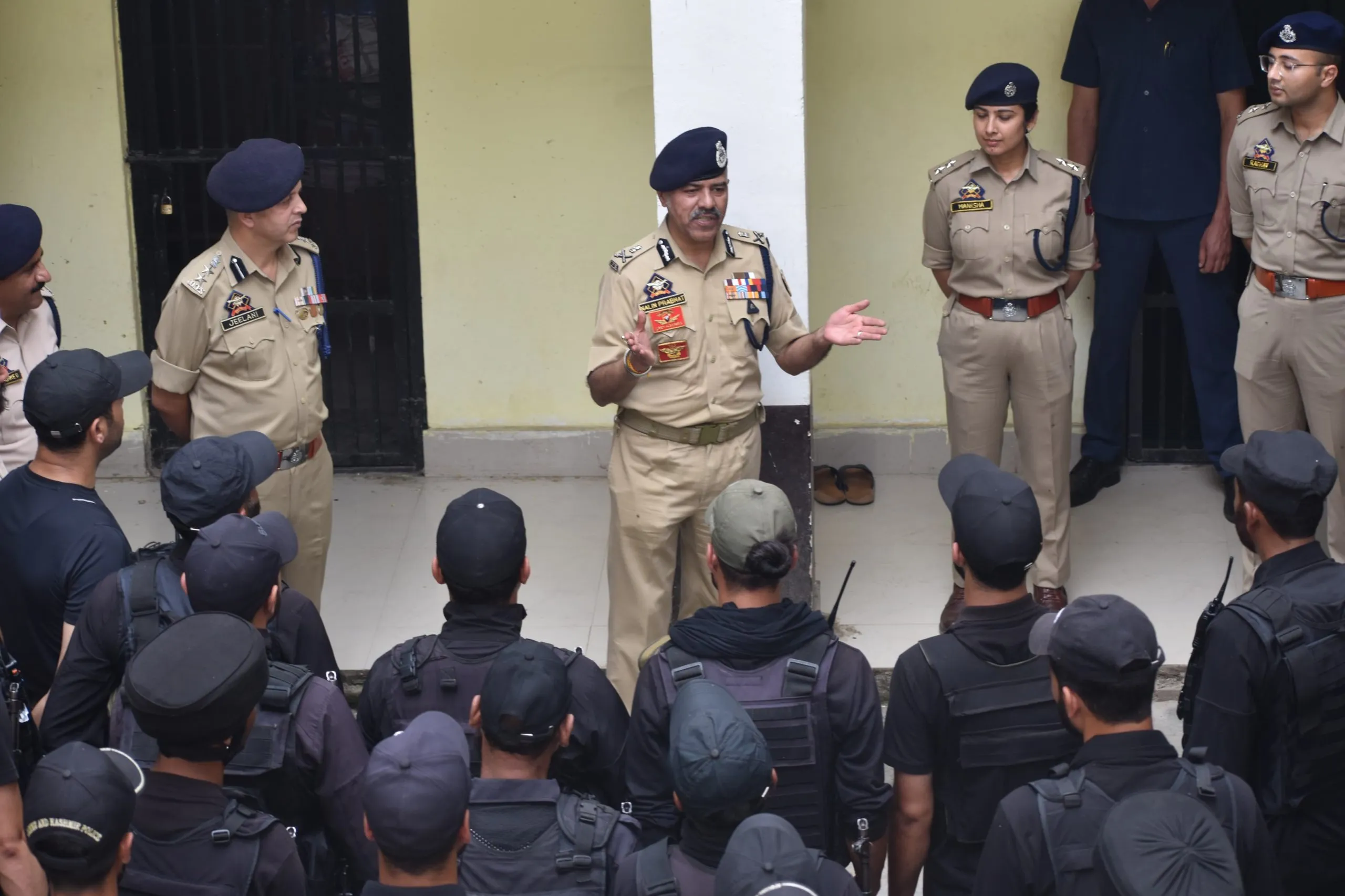 DGP reviews security along LoC in Jammu, emphasises tech-enabled ...