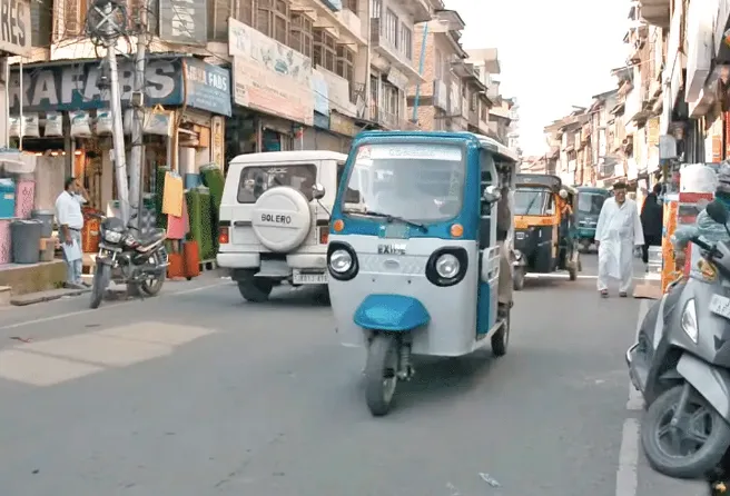 After e-rickshaw ban, passengers face increased over-charging